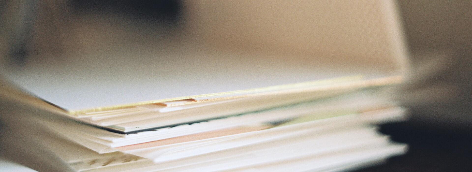 Luxurious cotton invitation paper & envelopes from Bella Figura